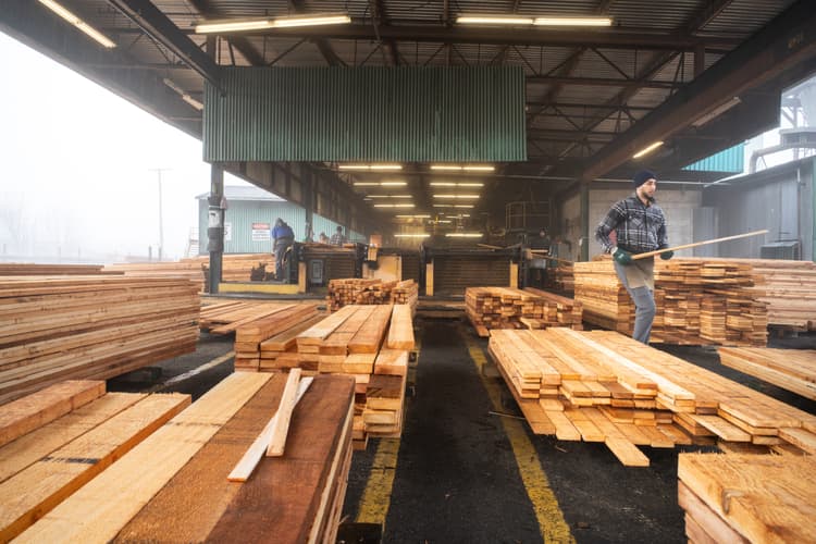 Logs to Lumber - S&R Sawmills